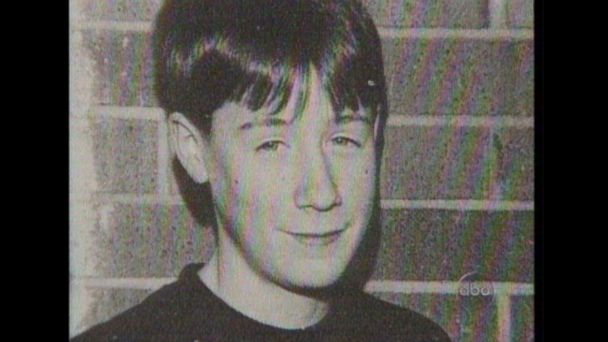 Video Expelled student Kip Kinkel opens fire on school in 1998 - ABC News