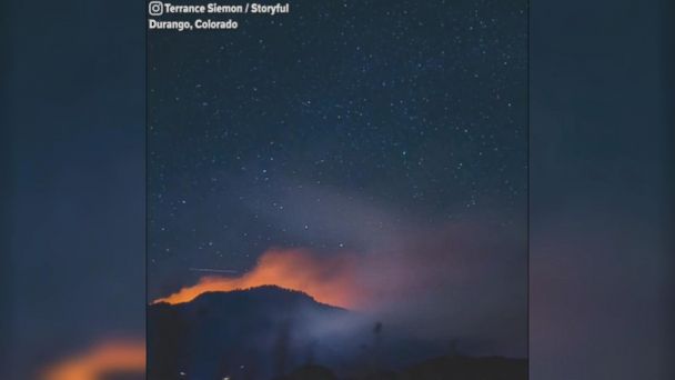 Video Timelapse shows wildfire in Colorado blazing through the night ...