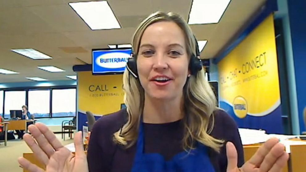 Butterball Turkey Talk Line director talks Thanksgiving 2019 | GMA
