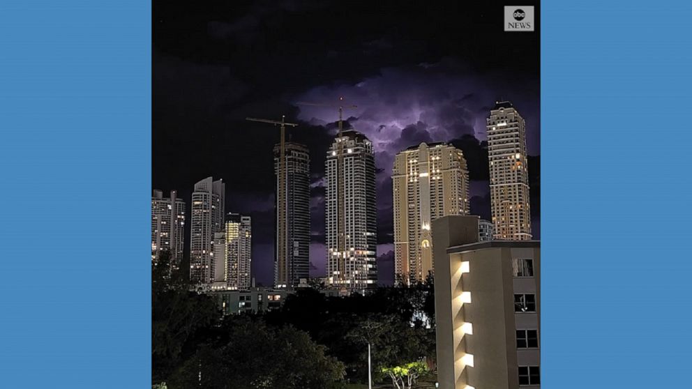 Lightning spreads across Florida sky | GMA Lightning spreads across Florida sky | GMA