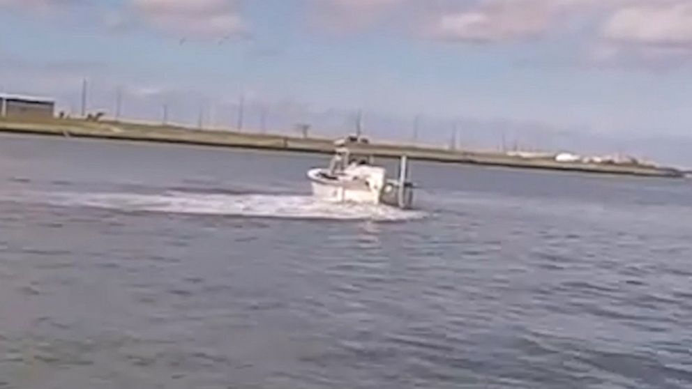 Video Boaters save man who fell overboard - ABC News Video Boaters save man who fell overboard - ABC News