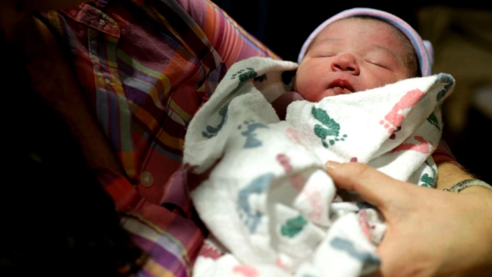 US birth rates up for 1st time since 2014 - Good Morning America