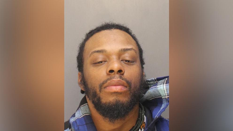 Handcuffed prisoner outruns officers, escapes from hospital: Police ...