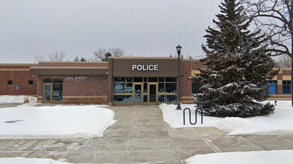 2 Police Officers Firefighter Killed In Minnesota Officials Abc7