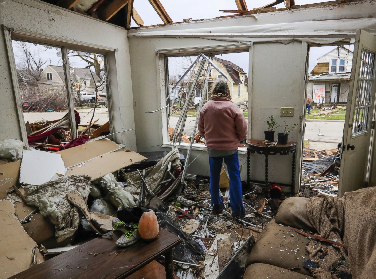 Tornadoes tear through Midwest Photos | Image #61 - ABC News