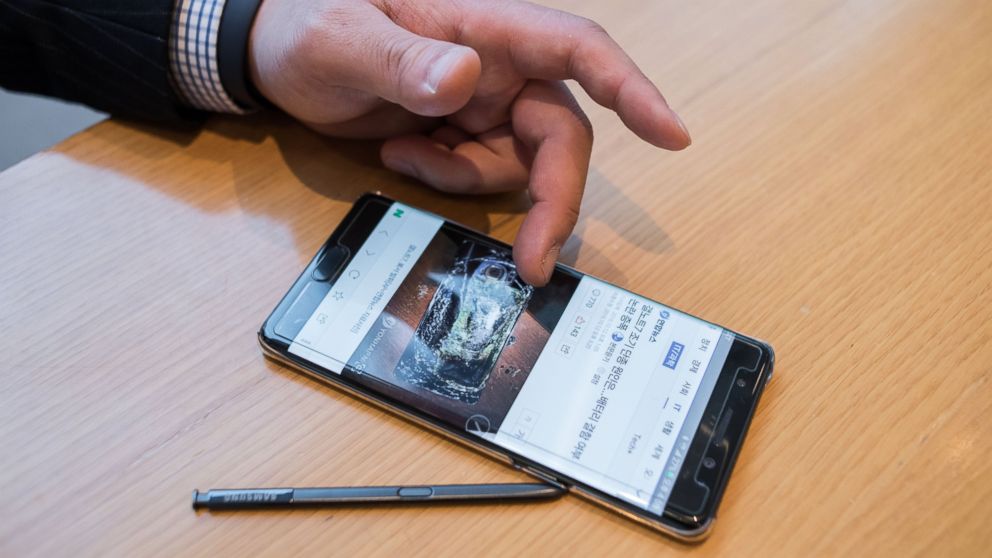 US Bans Samsung Note 7 Phones From Flights - ABC News