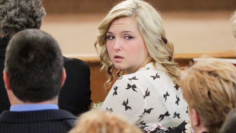 Kidnapped Teen Hannah Anderson Made 'Sick' By Mom and Brother's Autopsy ...