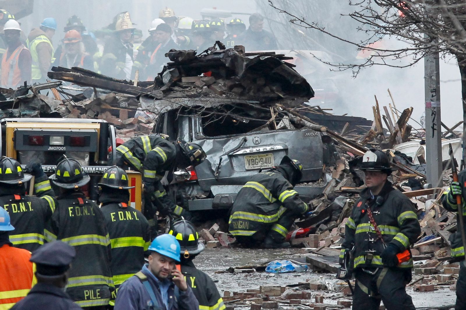 Explosion Causes Buildings to Collapse in Harlem Photos | Image #21 ...