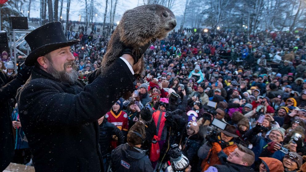 Punxsutawney Phil predicts an early spring after not seeing his shadow ...