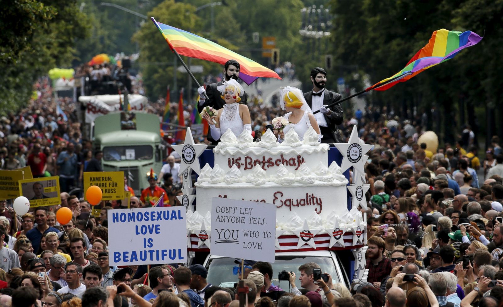 Pride Parades Around the World Photos | Image #31 - ABC News
