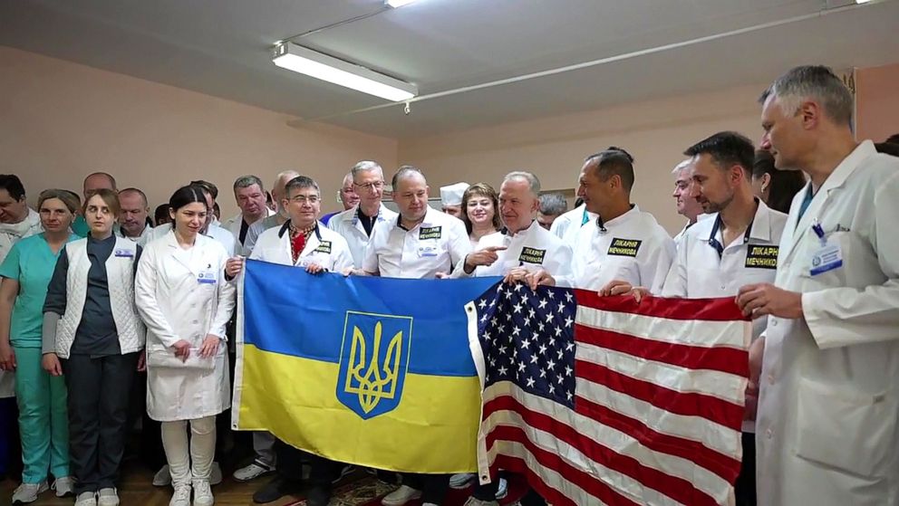 Inside American battlefield surgeon's quest to help in Ukraine - Good ...