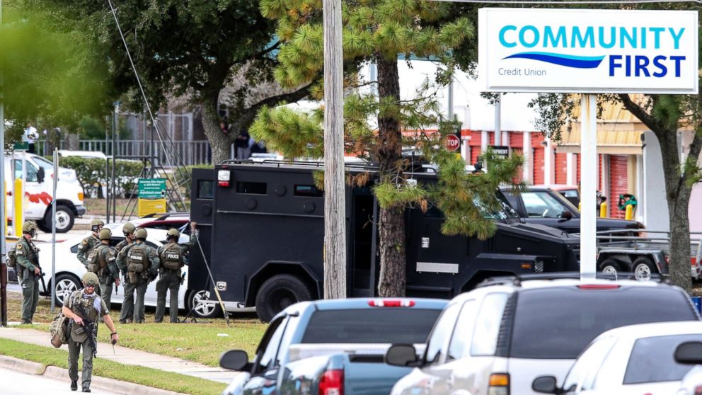 Armed Man in Custody After Hostage Situation at Florida Bank - ABC News