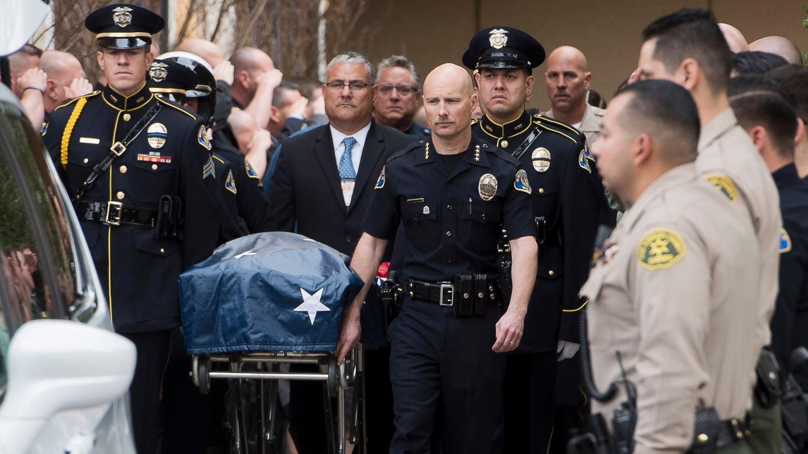Officer killed after responding to crash IDed - Good Morning America