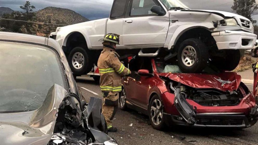 4 people walk away unscathed after three-vehicle crash in Arizona - ABC ...