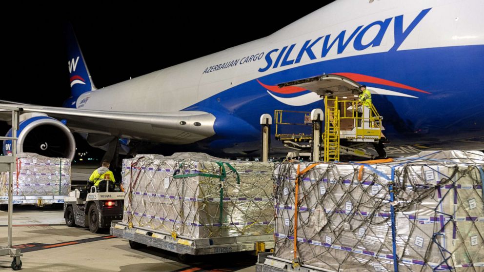 190,000 pounds of baby formula from Australia lands in US - ABC News