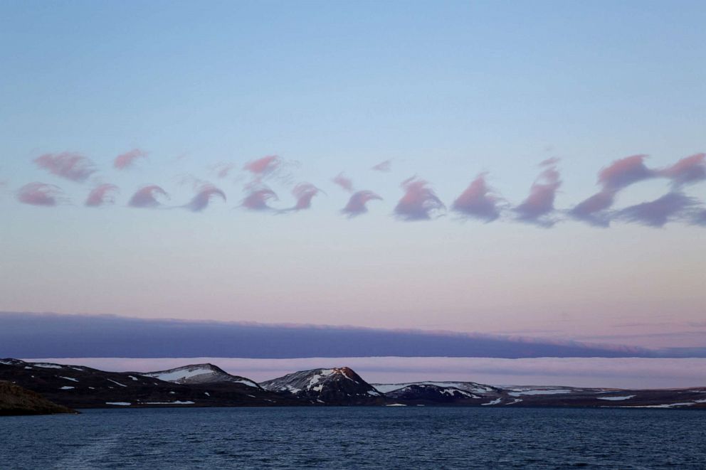 Rare wave-shaped clouds hovering over Virginia skyline caught on camera ...