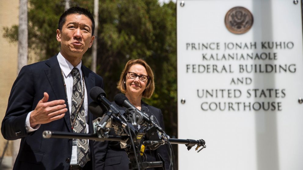 Hawaii judge puts Trump's revised travel ban on hold - ABC News
