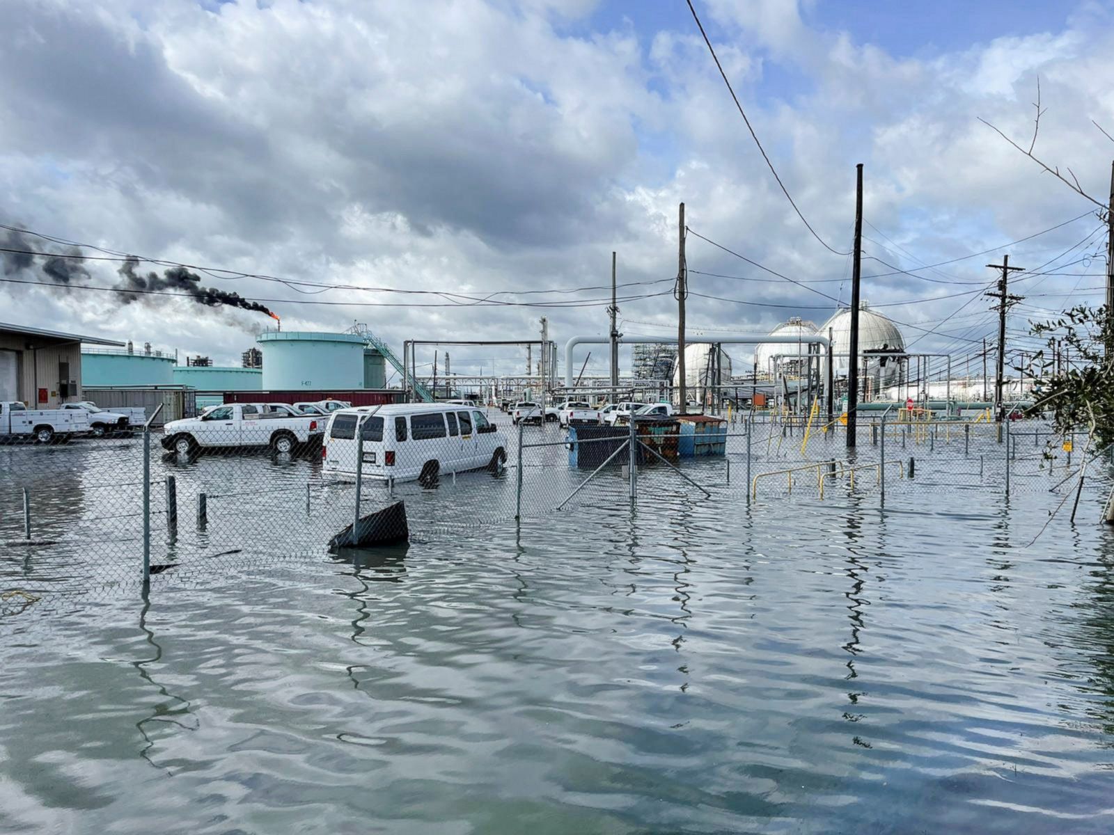 Hurricane Ida causes flooding and destruction - ABC News Hurricane Ida causes flooding and destruction - ABC News