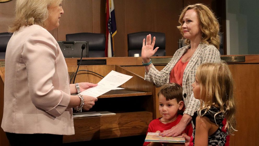 Missouri councilwoman uses Dr. Seuss book to be sworn into office - ABC ...