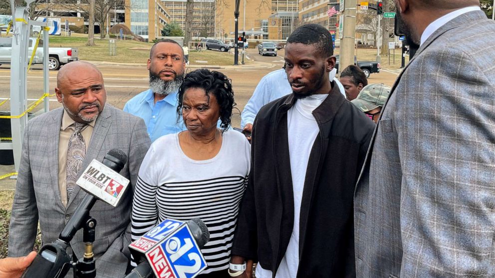 Doj Opens Civil Rights Investigation After Black Man Shot In Face By