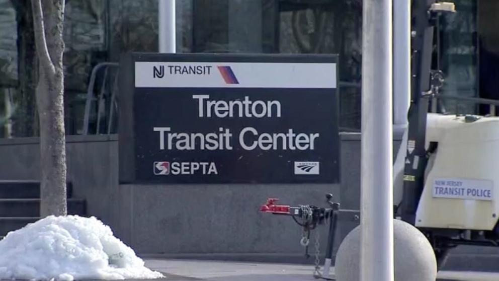Florida man indicted after allegedly bringing 'small arsenal' on Amtrak ...