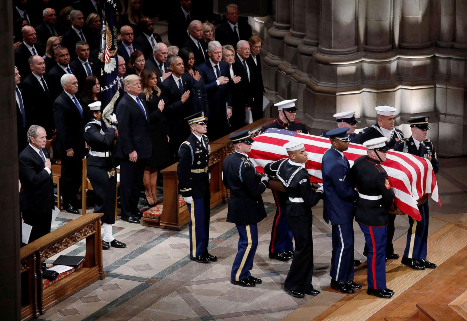 Honoring former President George H.W. Bush Photos | Image #241 - ABC News
