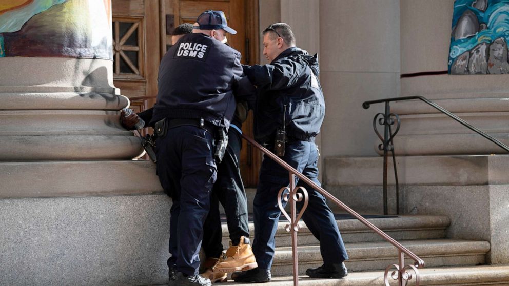 Us Marshals Apprehended More Than 84 000 Fugitives In 2021 Doj Abc News