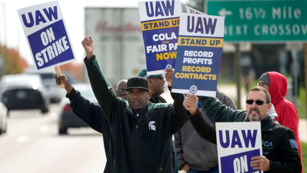 UAW and Stellantis reach tentative contract agreement - ABC30 Fresno
