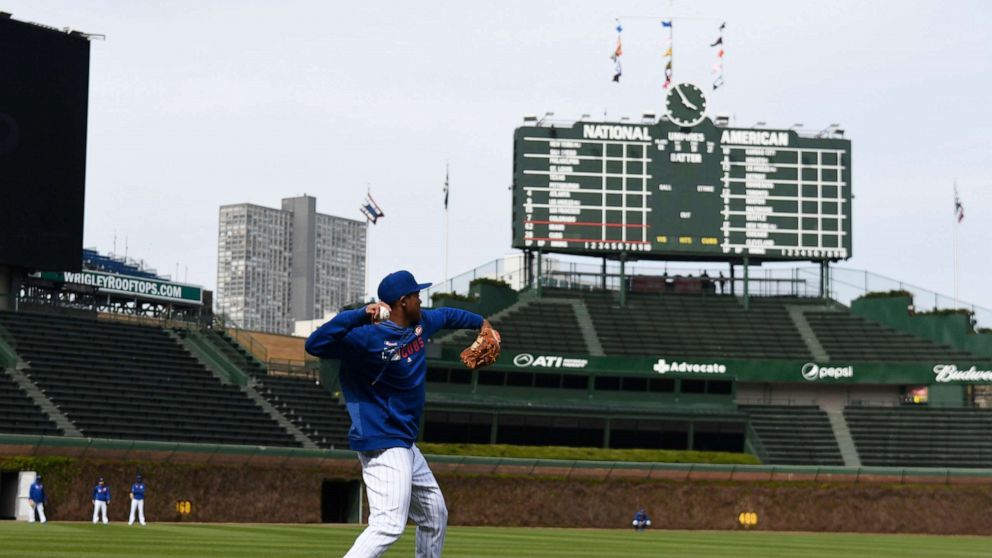 Chicago Cubs ban fan who made seemingly offensive hand gesture on ...