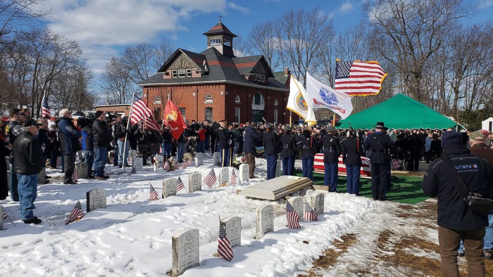 Hundreds attend funeral of WWII veteran with no surviving family ...