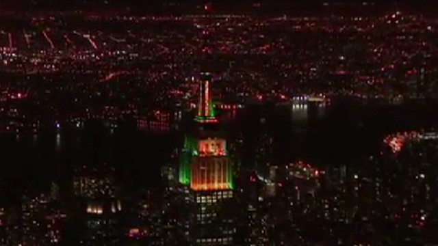 Video Empire State Building Puts on a Light Show - ABC News