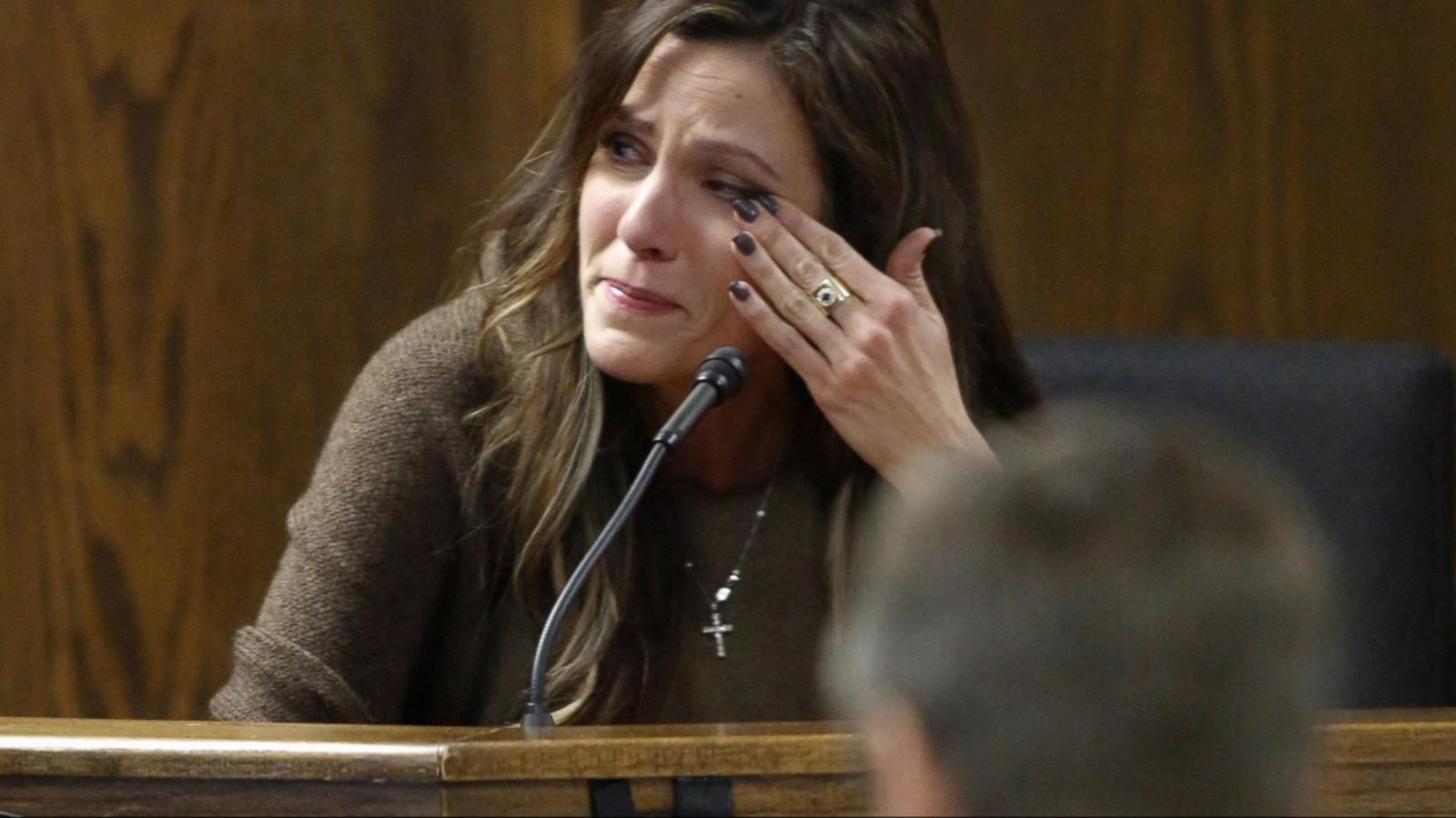 Chis Kyles Widow Breaks Down On The Stand And The Chilling Text