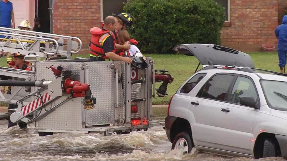 Video Dangerous Weather Flash Flood Warnings Hit 17 States Out West