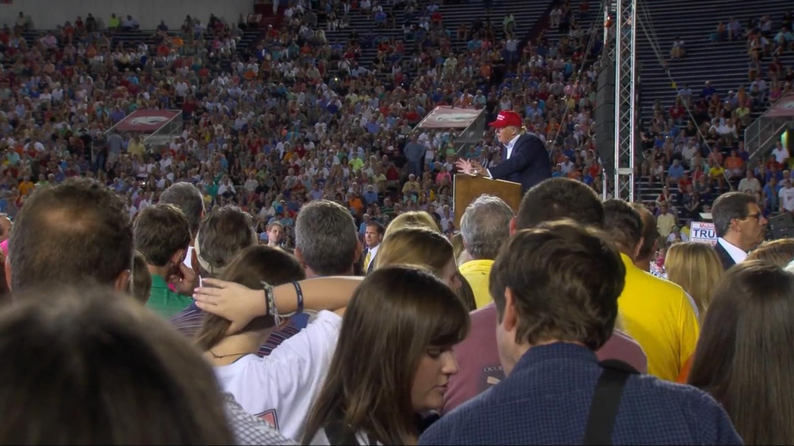 Donald Trump Fills a Football Stadium in Mobile, Alabama - Good Morning ...