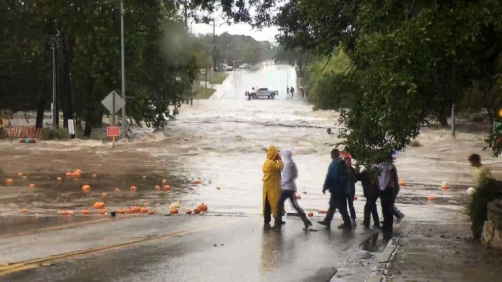 Flash Floods Engulf Cars Throughout The Gulf Coast Video Abc News