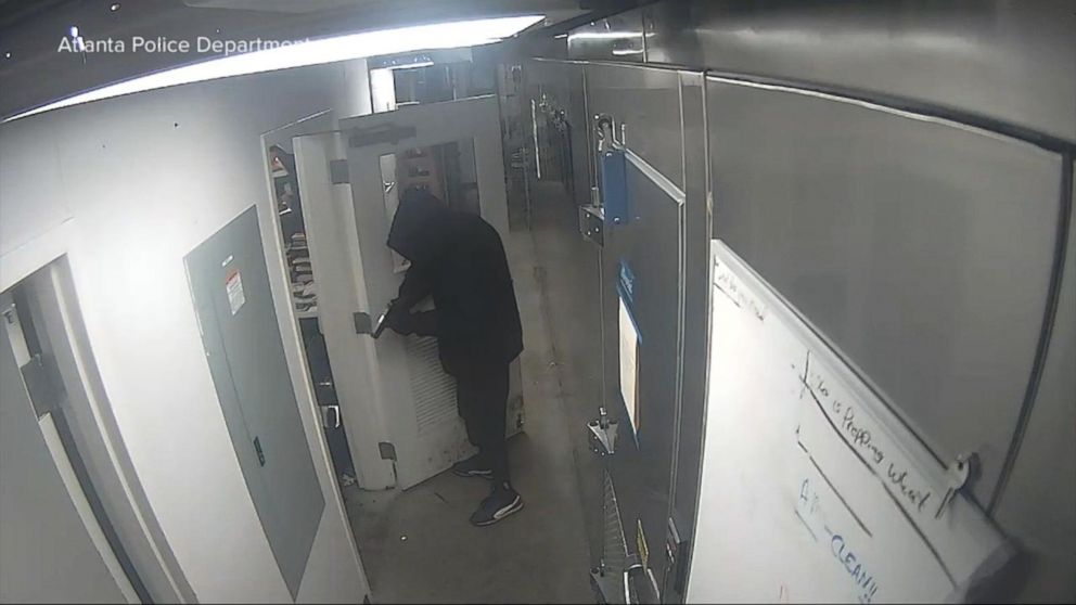 Video Index: Manhunt underway in Atlanta after deadly robbery - ABC News Video Index: Manhunt underway in Atlanta after deadly robbery - ABC News