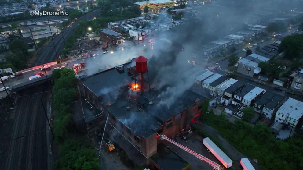Massive Baltimore warehouse fire disrupts Amtrak service | GMA